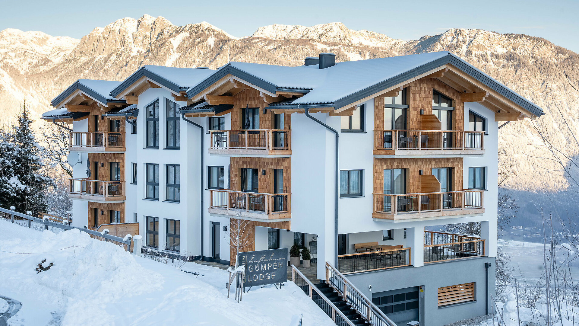 Lodge with inclusive services